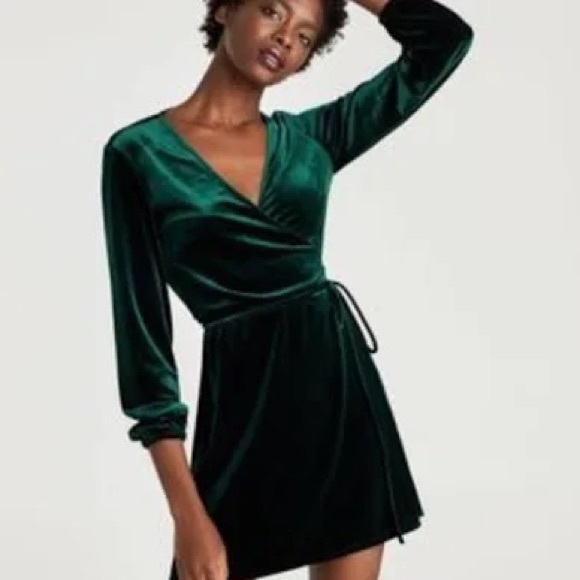 Zara | Dresses | Zara Emerald Green Velvet Long Sleeve Wrap Around Mini ...